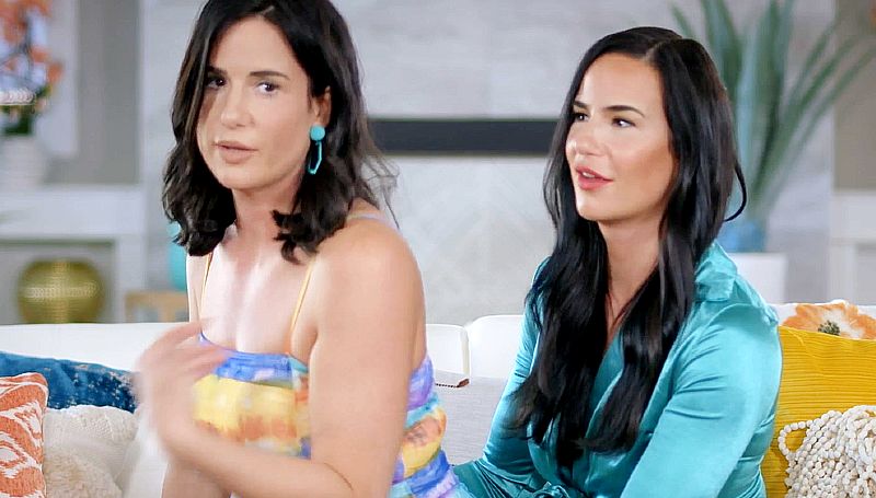 'Extreme Sisters': Twins Jessica and Christina Share Toilet at the Same ...