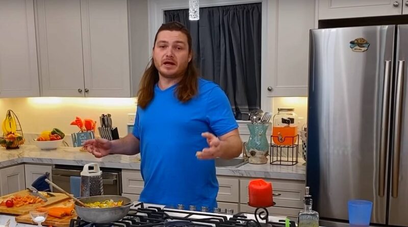 '90 Day Fiance': Syngin Colchester Says He Is Not Overweight | Soap Dirt