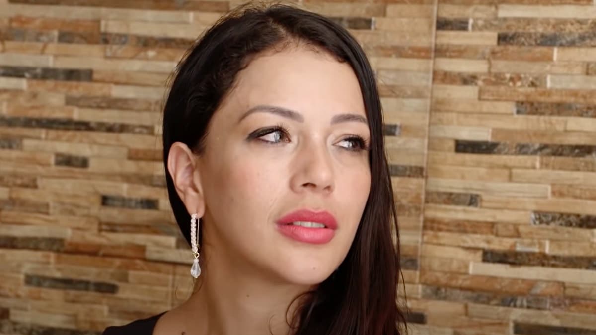 '90 Day Fiance': Jasmine Pineda Hesitant to Move to America | Soap Dirt