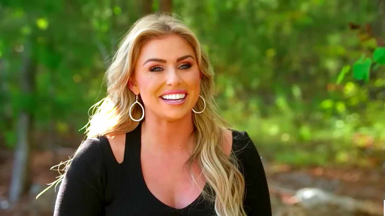 'Farmer Wants a Wife': Cassidy Jo Jacks Takes the Bull by the Horns ...