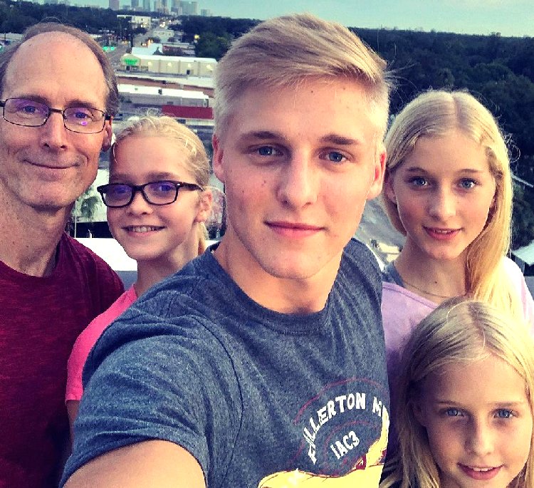 'Welcome to Plathville': Isaac Squares Off with Micah Plath | Soap Dirt