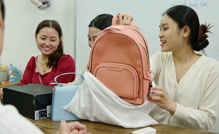 ‘90 Day Fiance’: Riley Fails to Impress Violet’s Mother | Soap Dirt